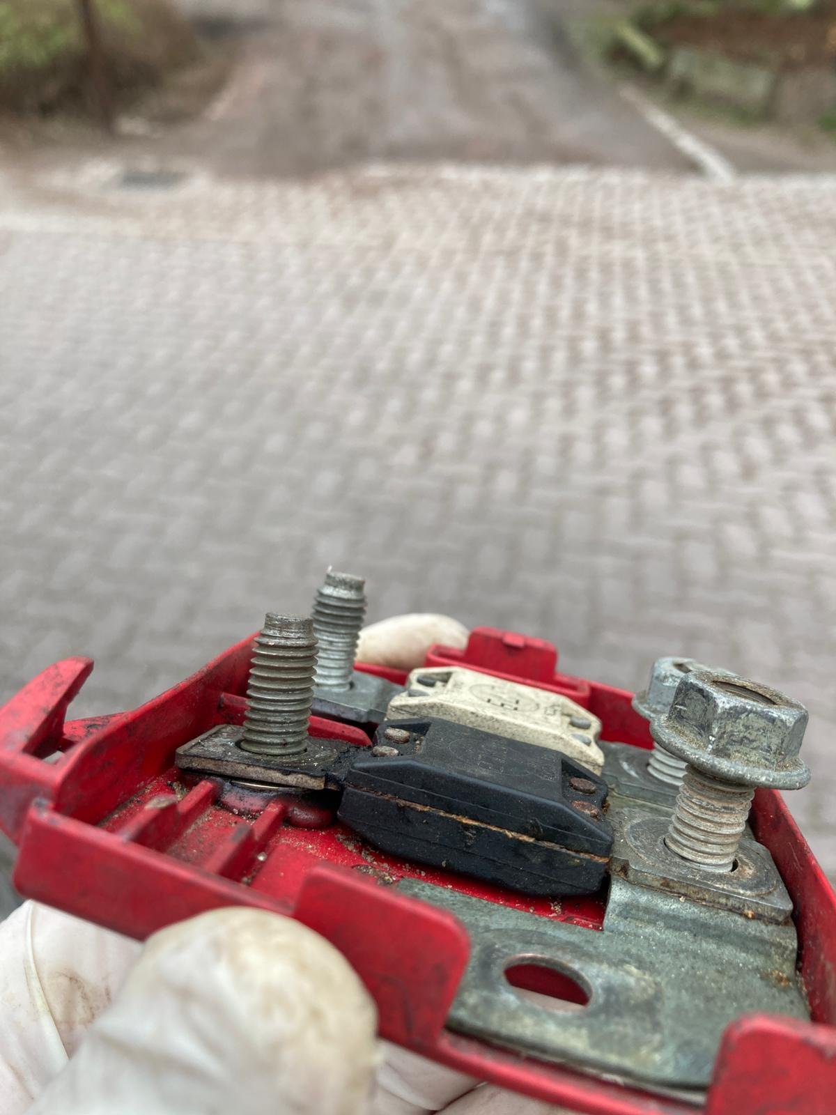 Предохранитель или релешка #2 — Renault Espace (4G), 3 л, 2007 года ...