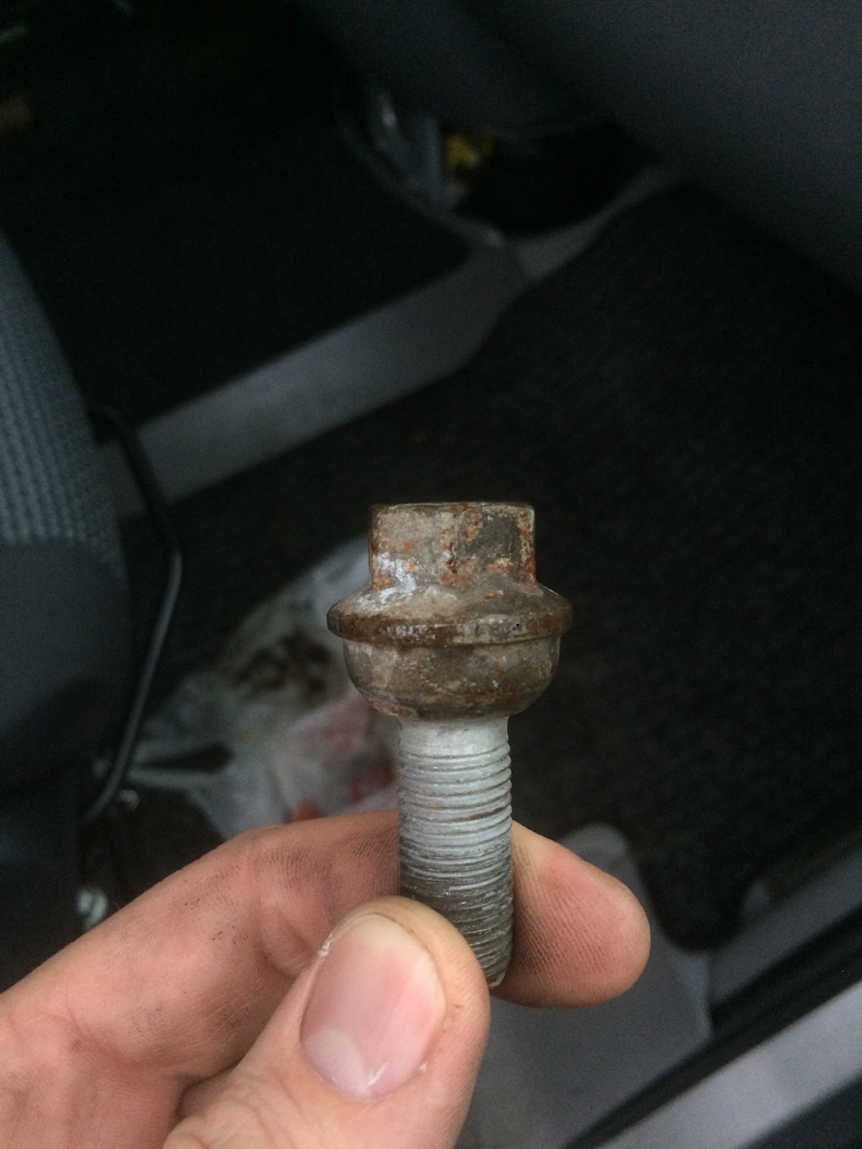 Болты . Без болтов не как))) — Mercedes-Benz Sprinter (2G), 2,2 л, 2008 ...