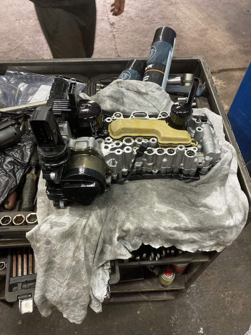 Замена масла в коробке dl382 Audi A4 b9 (мехатроник+маханическая часть ...