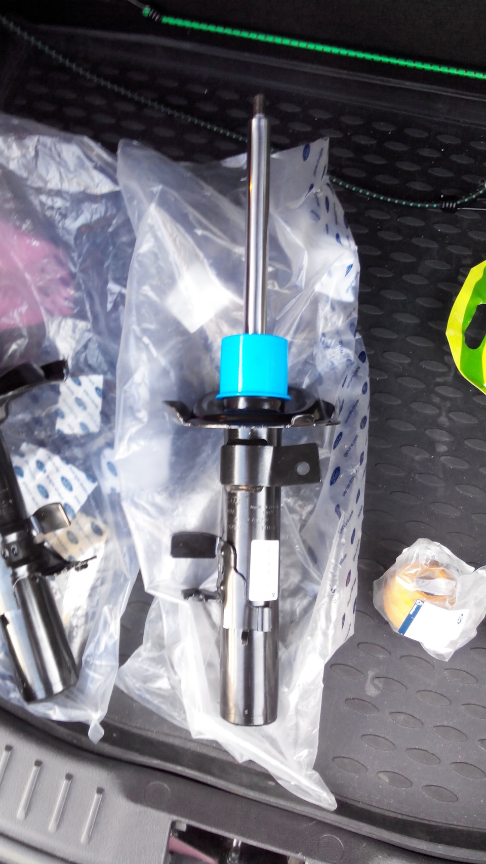 Гарантийная замена опорных подшипников стоек — Ford Focus Hatchback III ...