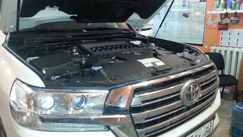 Японцы веселят. Обновленный TLC 200 — DRIVE2