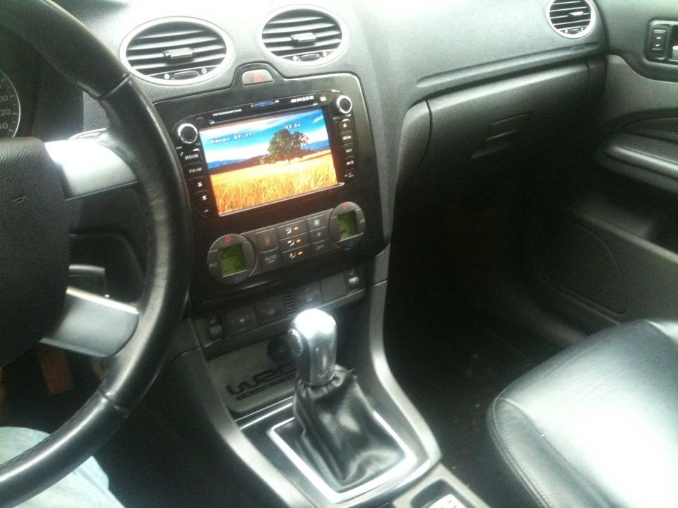 перетяжка консоли на торпедо — Ford Focus Sedan II, 1,8 л, 2007 года ...