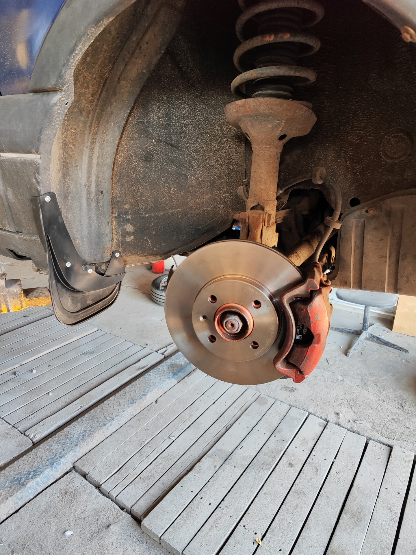 Диски, подшипники, пыльники, колодки — Volkswagen Passat B3, 2 л, 1991 ...