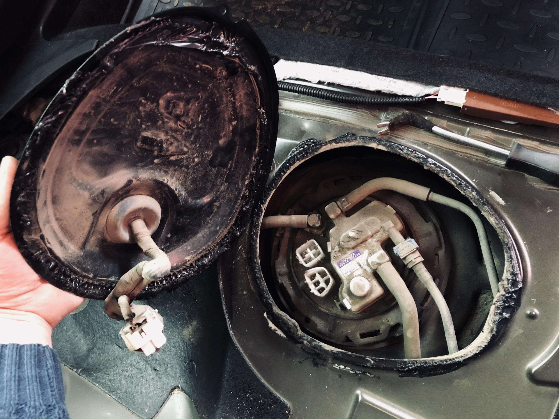 Завершение ТО — 80.000км, Замена Топливного Фильтра ! — Toyota Camry ...