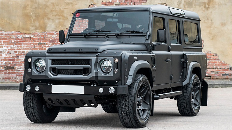 Ателье Kahn Design выпустило «прощальный» Defender — DRIVE2