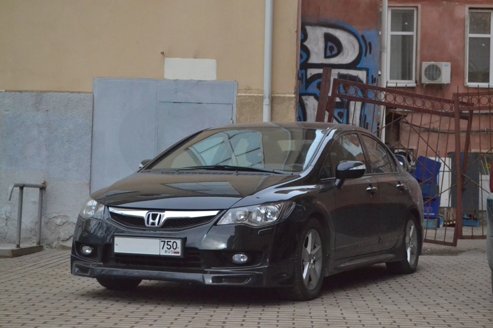 Обвес по кругу — Honda Civic 4D (8G), 1,8 л, 2010 года | тюнинг | DRIVE2