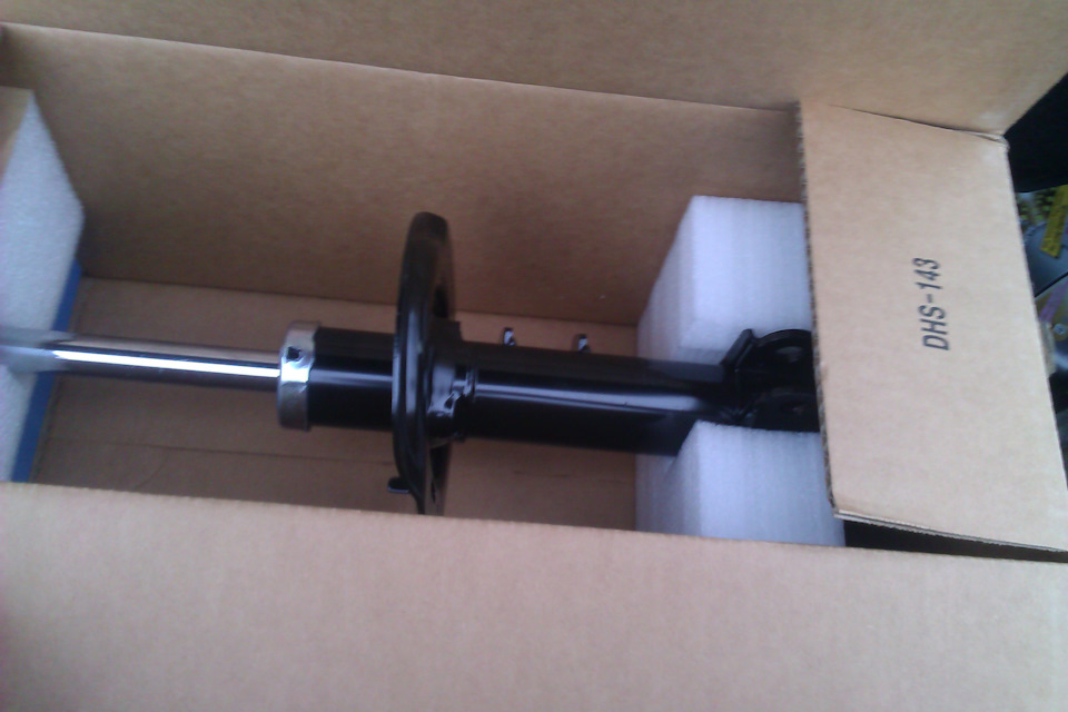 20. Замена передних амортизаторов — Hyundai Genesis Coupe, 2 л, 2009 ...