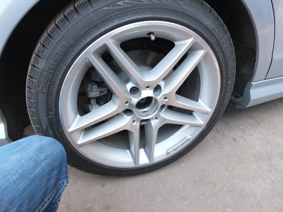 Украли декоративные заглушки в диски( — Mercedes-Benz C-Class (W204), 1 ...