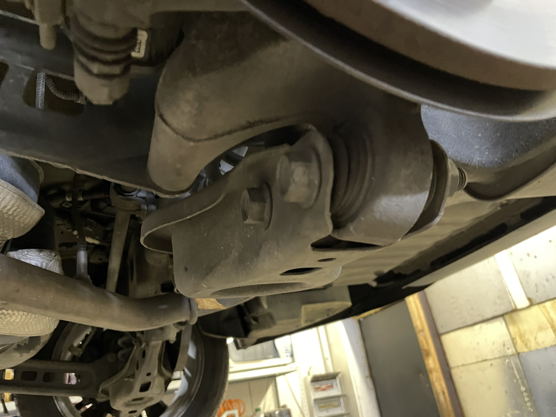 Замена плавающего сайлентблока Опель Инсигния Б 2018 г.в. — Opel ...