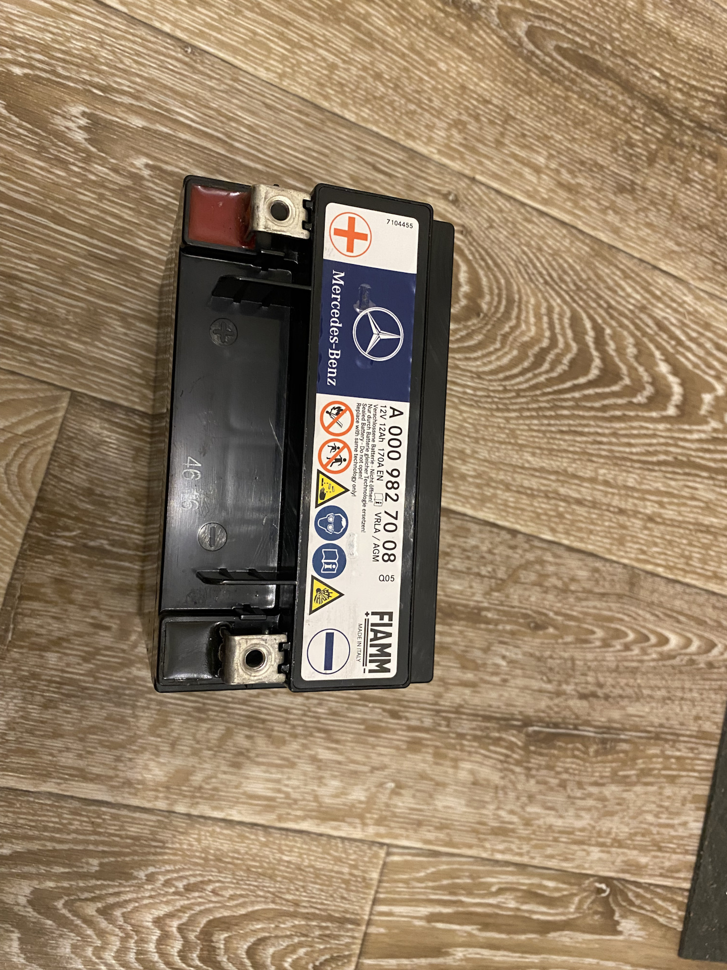 Замена АКБ + доп. АКБ для функций Start/Stop и Hold — Mercedes-Benz GLA ...