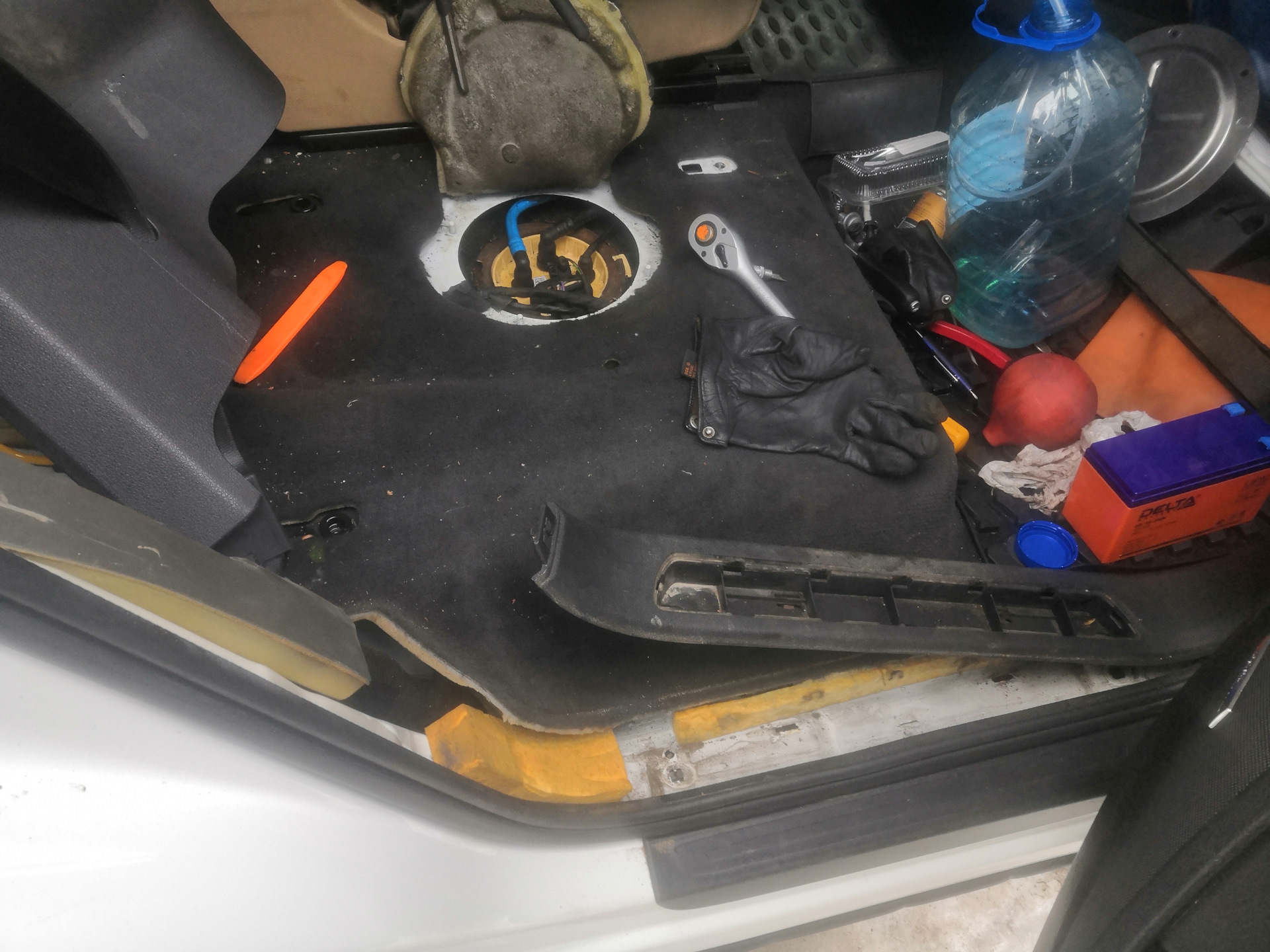 Замена модуля управления топливным насосом Audi Q7 4L 3.0 TDI — Audi Q7 ...