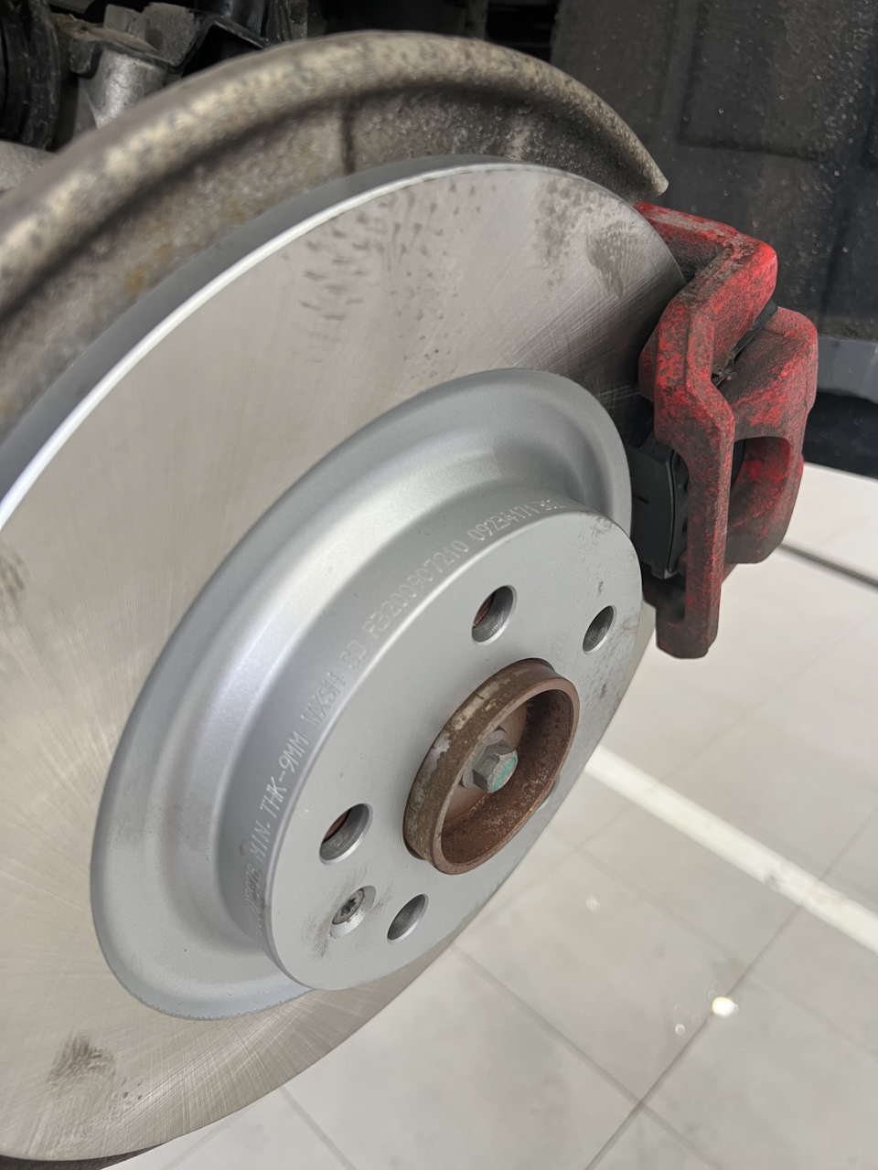 Тормозов «нет» – но вы держитесь! — Geely Tugella, 2 л, 2021 года ...