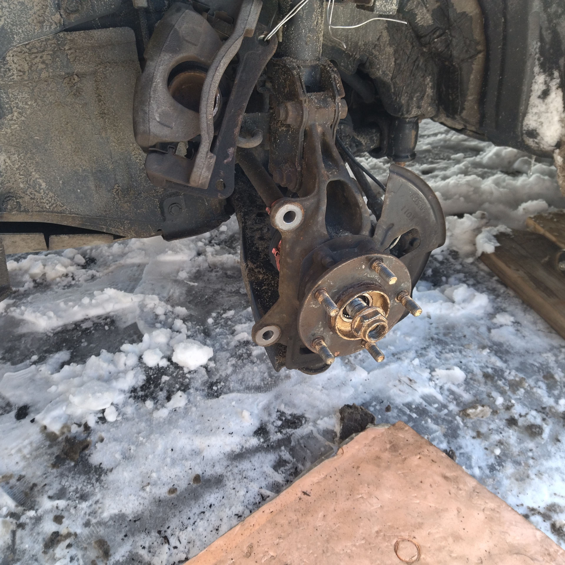 Замена передней ступицы СХ-5 — Mazda CX-5 (1G), 2 л, 2013 года | своими ...