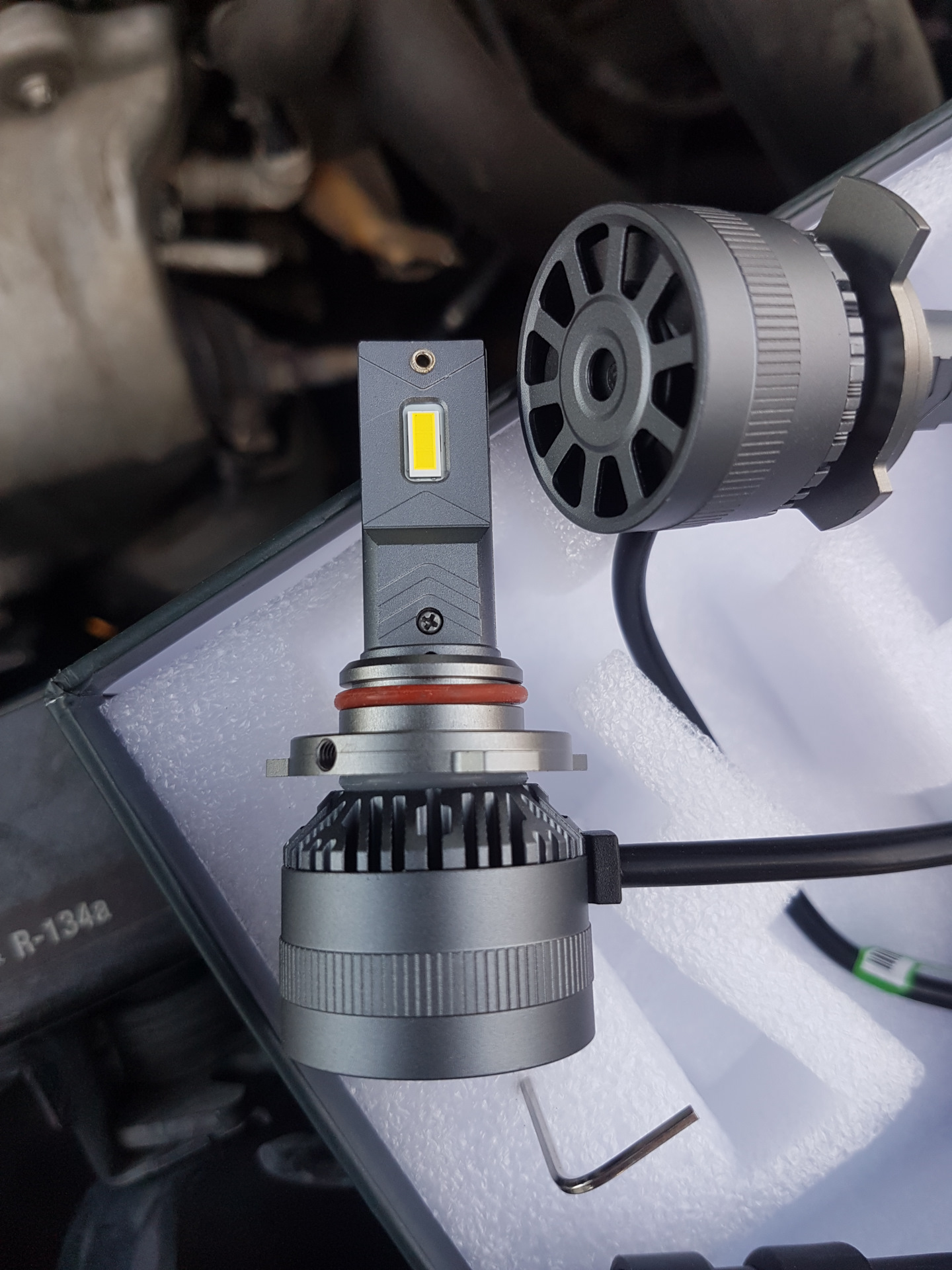 Установка головного освещения LED F5C — Opel Astra J GTC, 1,4 л, 2012 ...