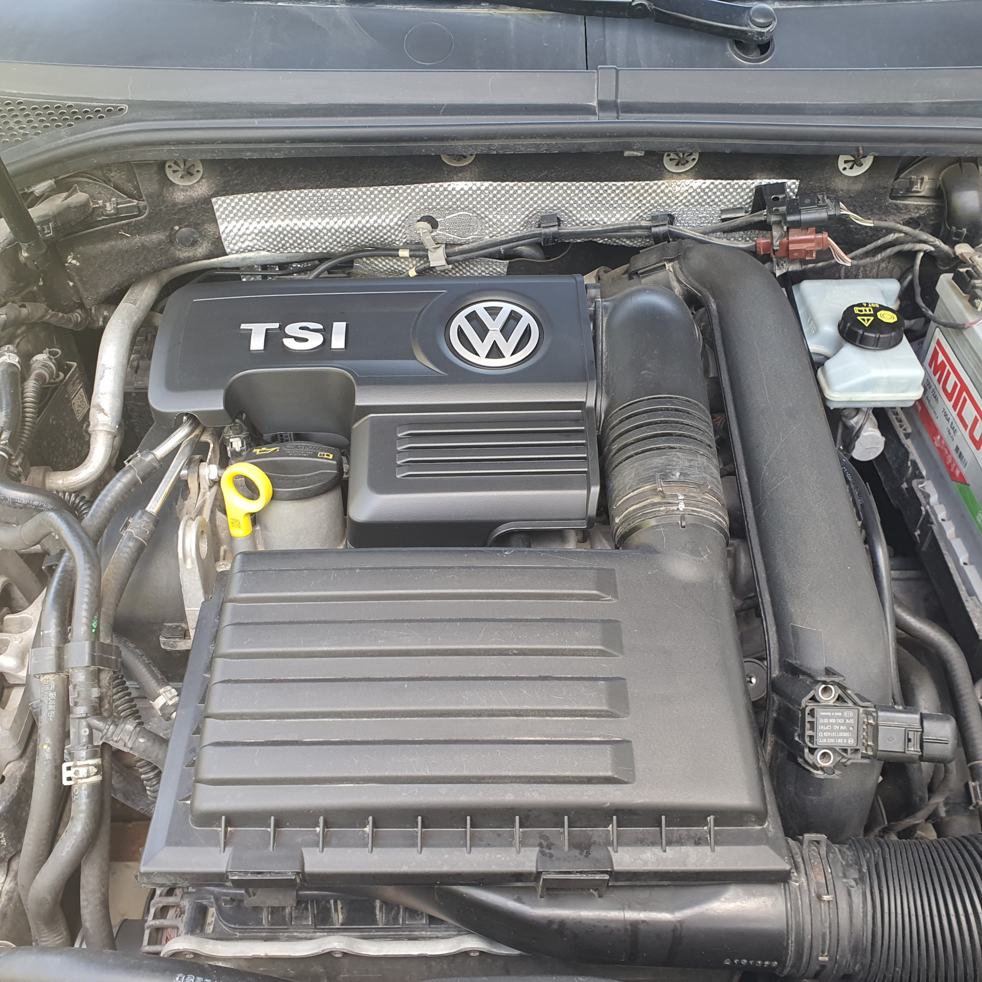 VW PASSAT B8 1.4 TSİ ENGİNE COVER 04E103925 — Volkswagen Passat B8, 1,4 л., 2016 года ...