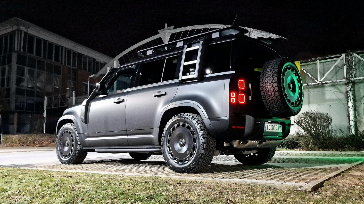 Фото 🌙 — Land Rover Defender (L663), 3 л, 2023 года | фотография | DRIVE2