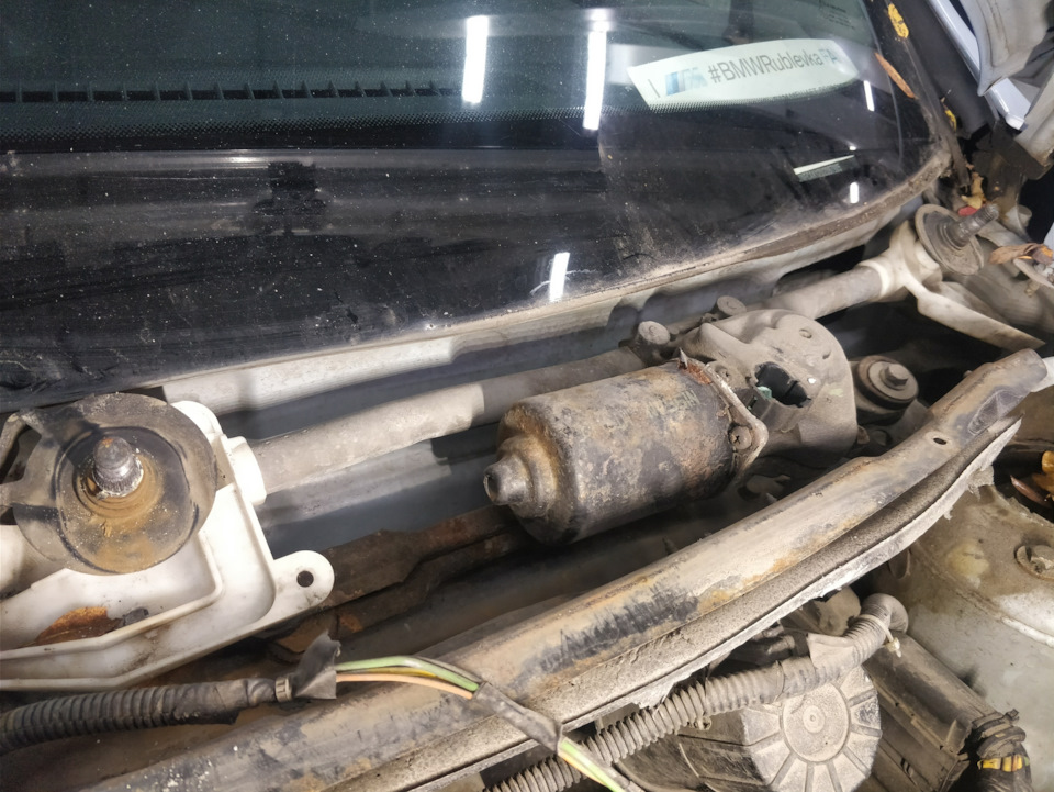 Трапеция дворников — Nissan Micra (K12), 1,4 л, 2006 года | своими ...