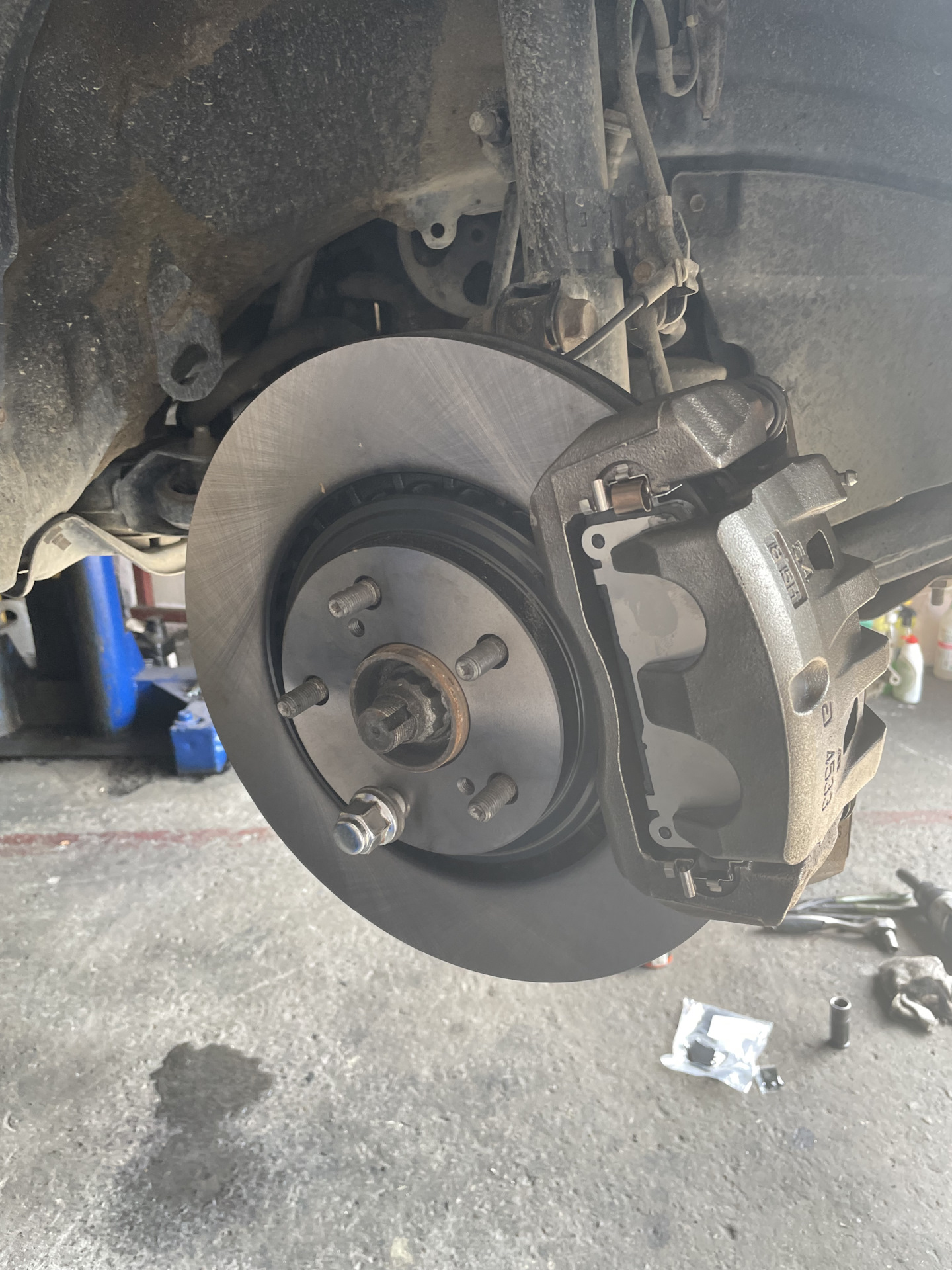 Установка тормозов от RX — Lexus ES (XV40), 3,5 л, 2010 года | тюнинг ...