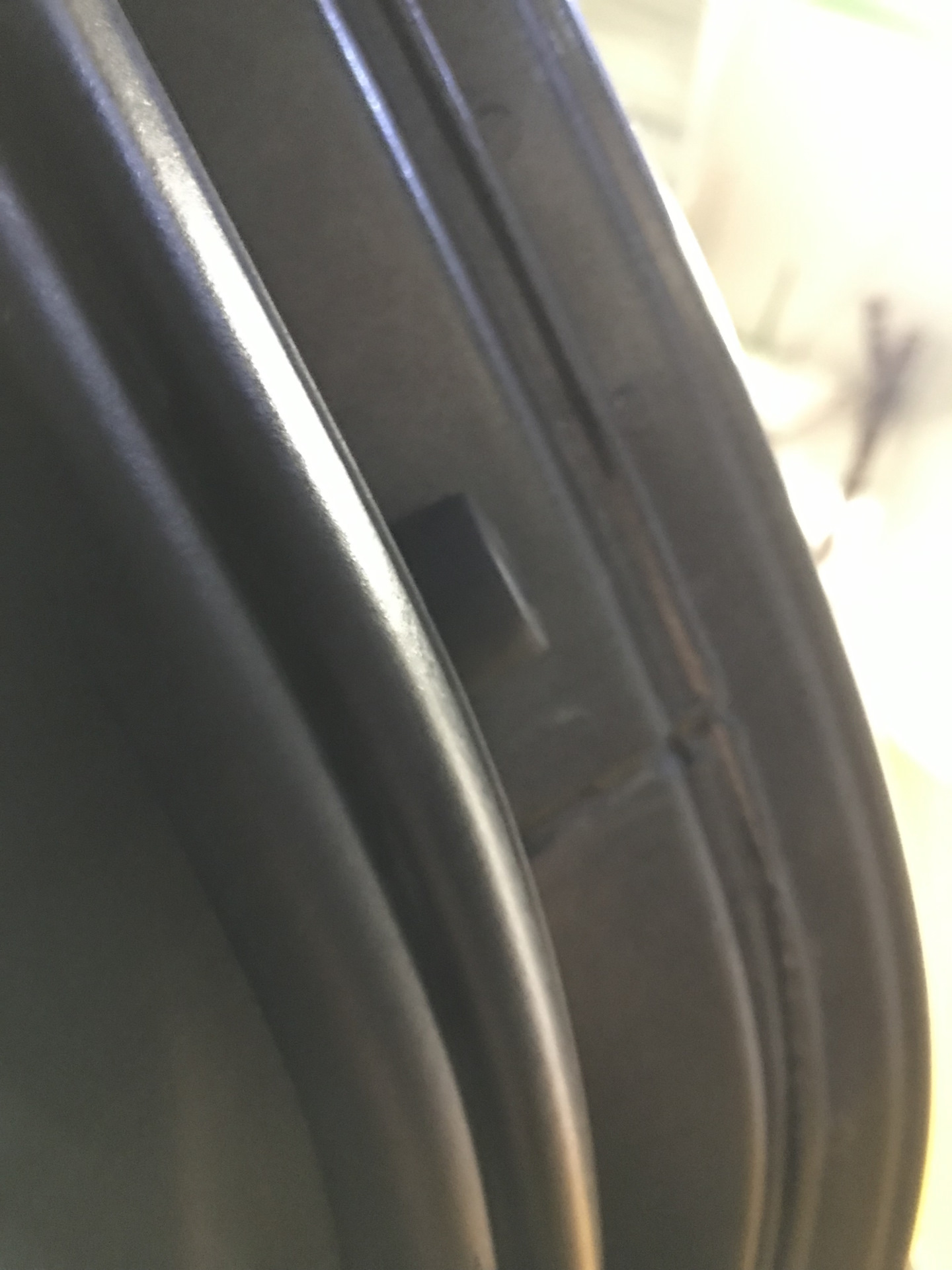 Устранение неприятного дребезжания крышки багажника — BMW X5 (E53), 3 л ...