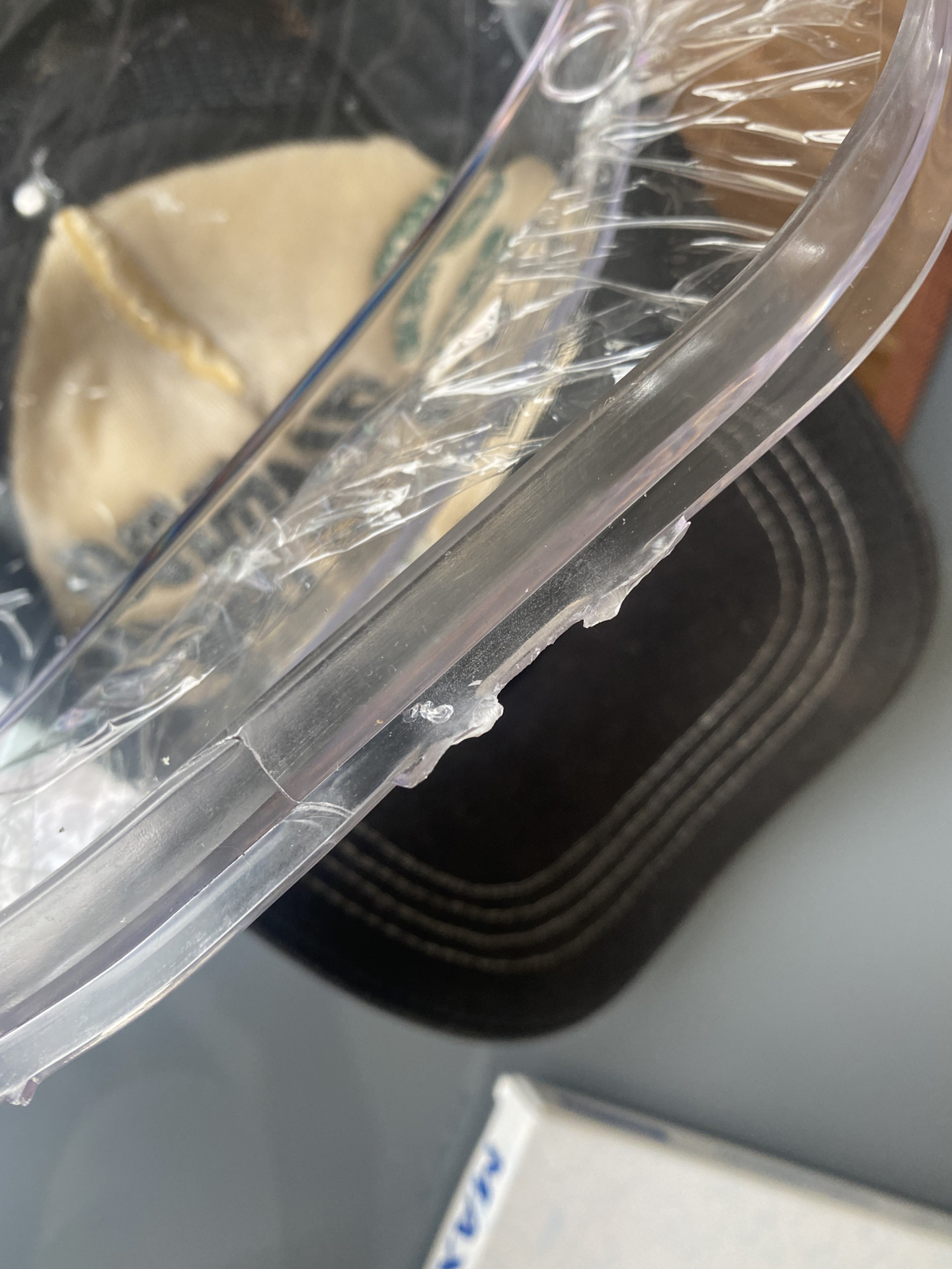 Замена стекла фары — Opel Astra H, 1,8 л, 2007 года | своими руками ...