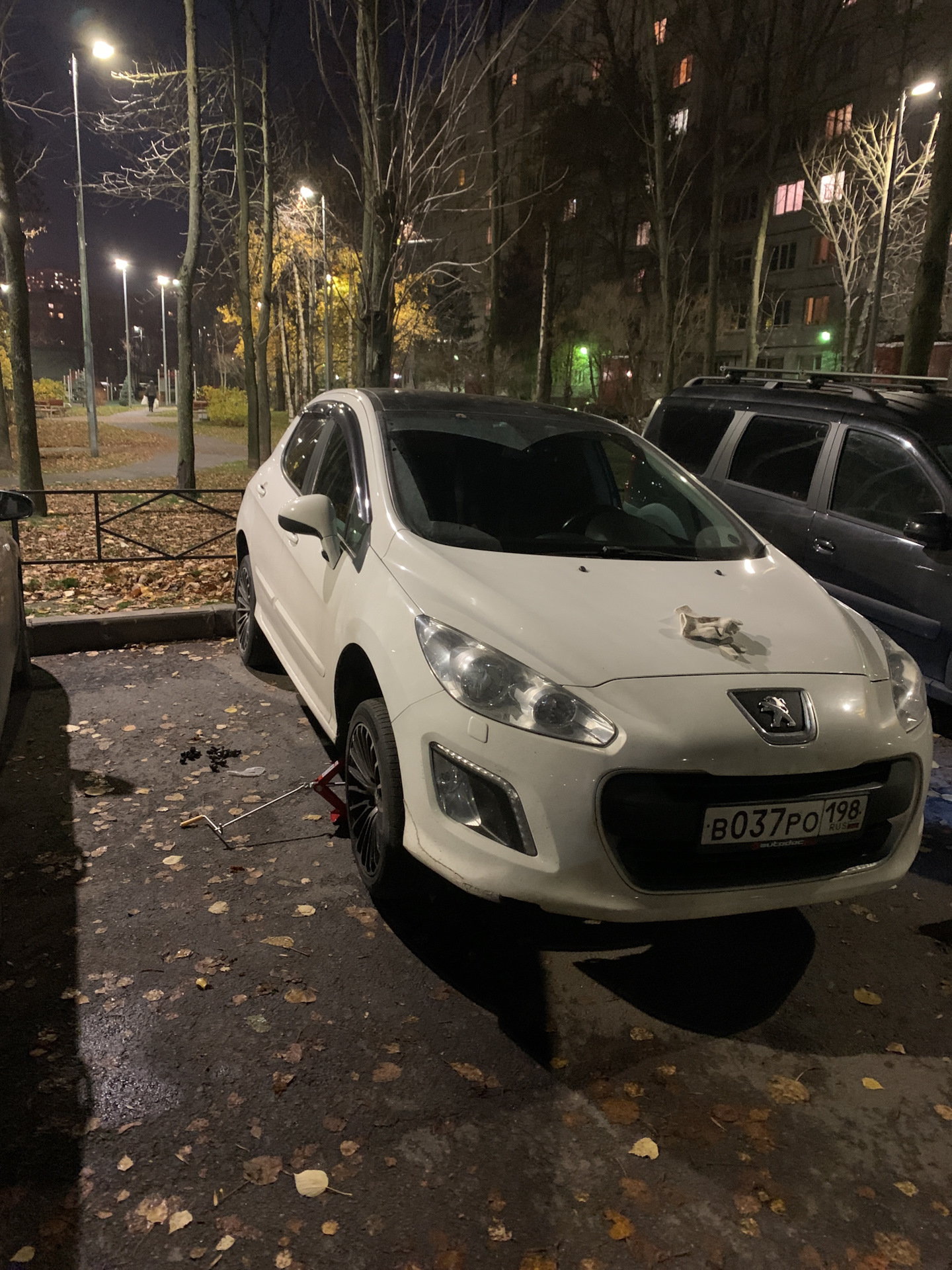 #25 Салон, ТО, датчик уровня ОЖ — Peugeot 308 (1G), 1,6 л, 2012 года ...