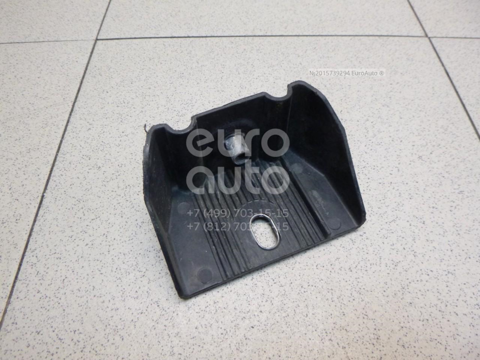 7E0805731B Уголок, крепежный VAG | Запчасти на DRIVE2