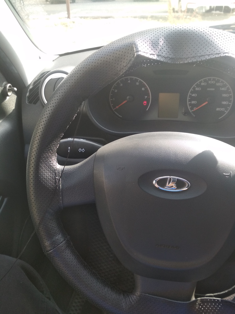 Замена оплетки руля — Lada Гранта (1G), 1,6 л, 2016 года | тюнинг | DRIVE2