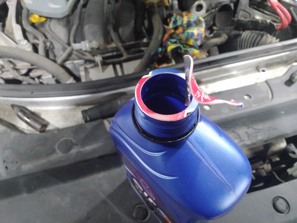 Замена жидкости в ГУР (грязь) — Nissan Almera V (G11/15), 1,6 л, 2018 ...