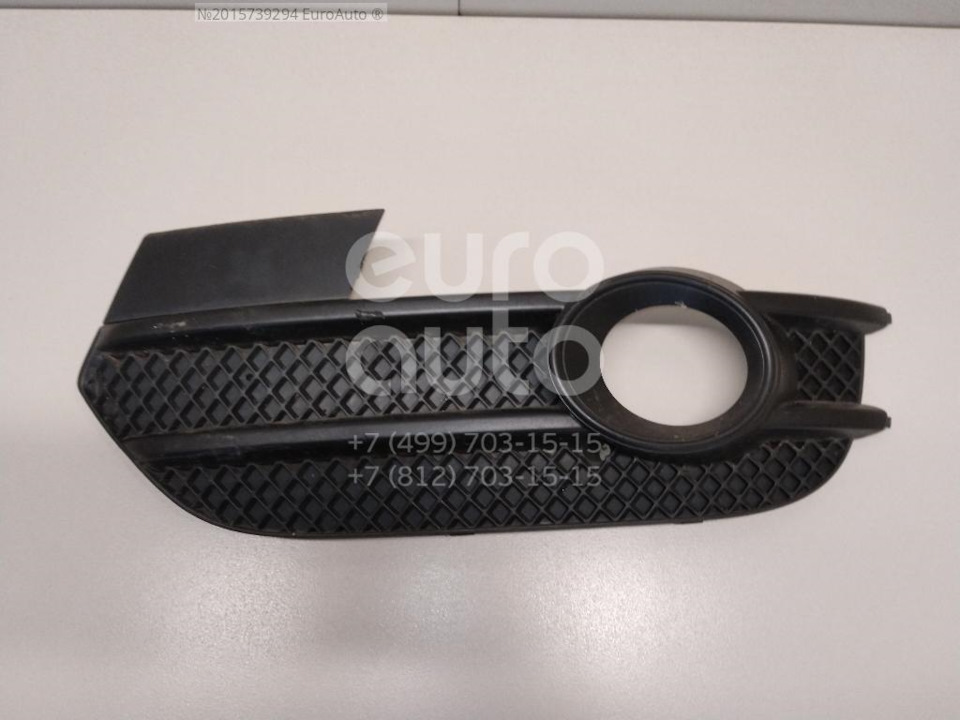 8U0807681ASP9 Решетка воздухонаправляющая передн. бампера нижн. VAG ...