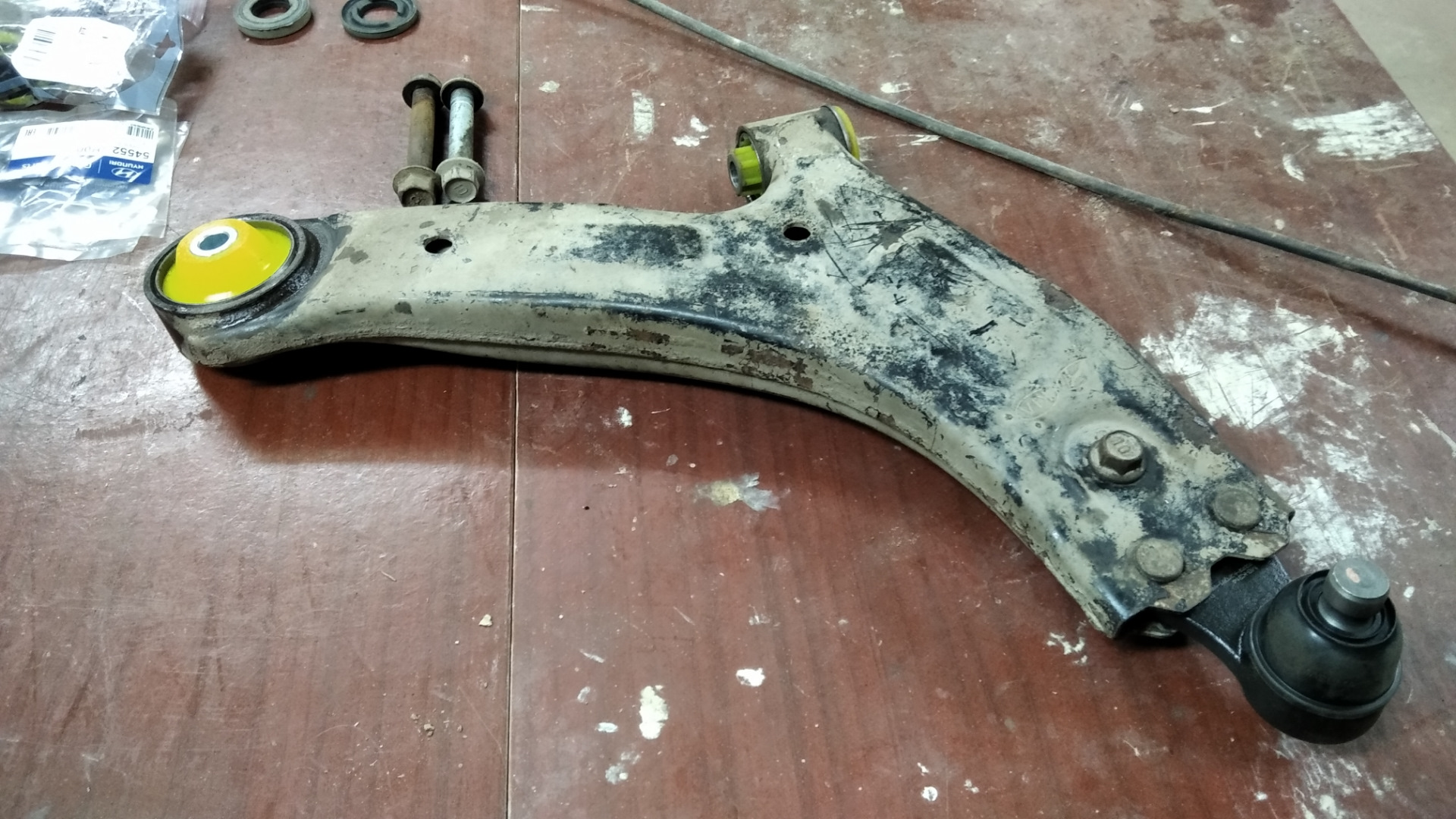 Замена сайлентблоков передних рычагов — Hyundai Grand Starex, 2,5 л ...