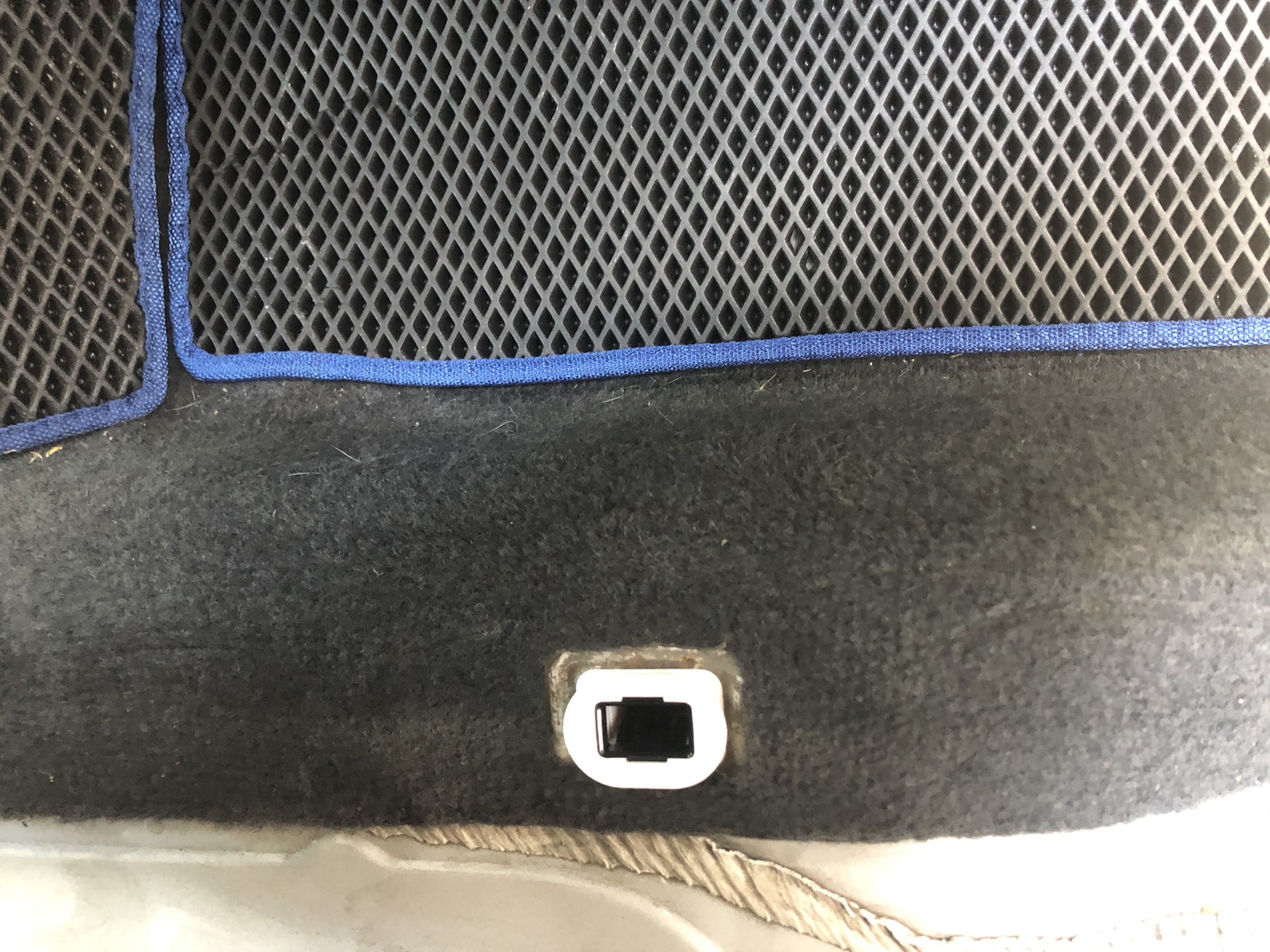 Изменения по салону — Mitsubishi Airtrek, 2 л, 2002 года | стайлинг ...