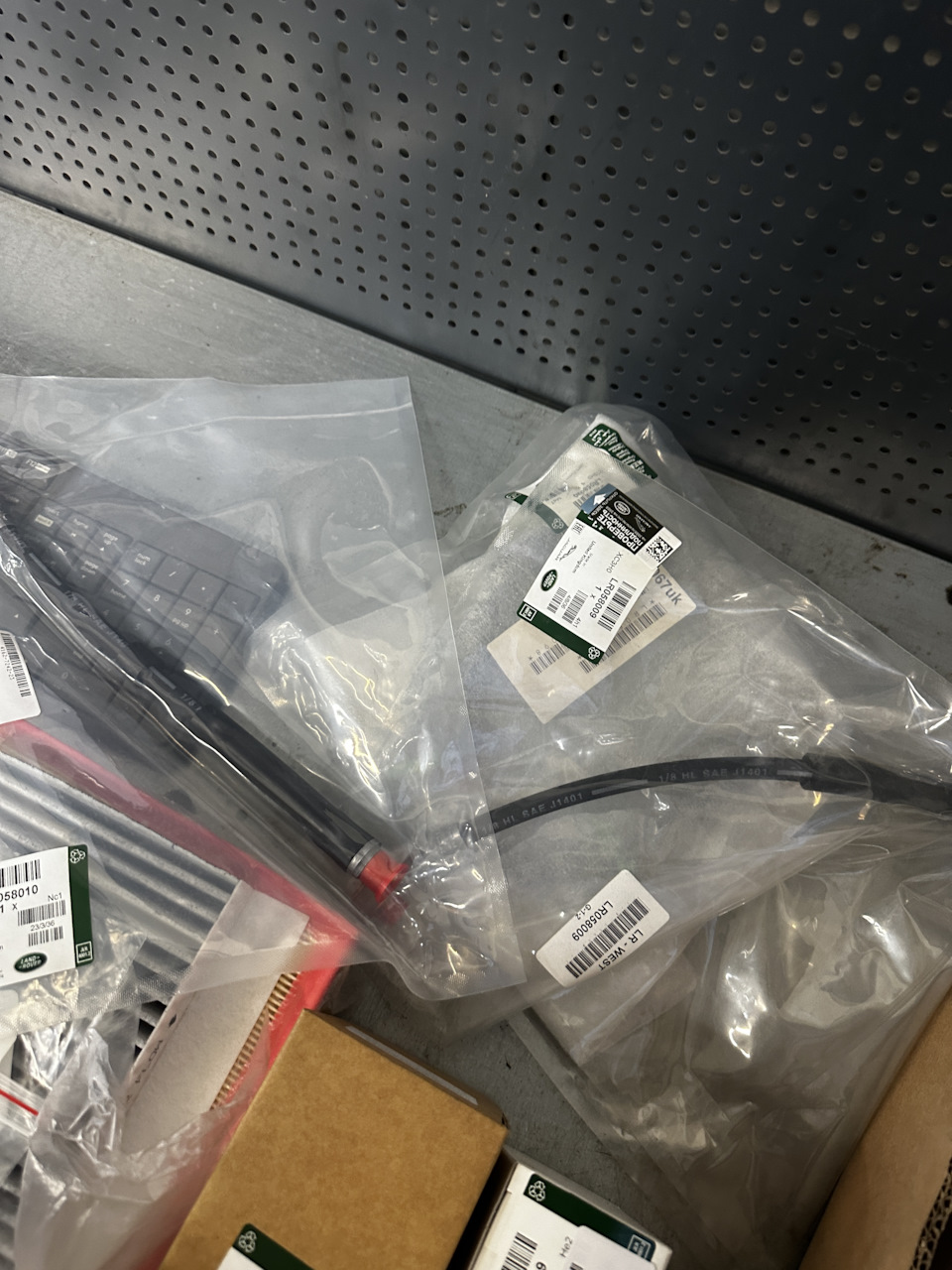 LR058009 ТОРМОЗНОЙ ШЛАНГ В СБОРЕ Jaguar Land Rover | Запчасти на DRIVE2