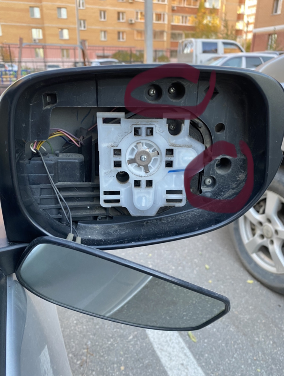 Замена повторителей в зеркалах заднего вида — Honda Insight (2G), 1,3 л ...