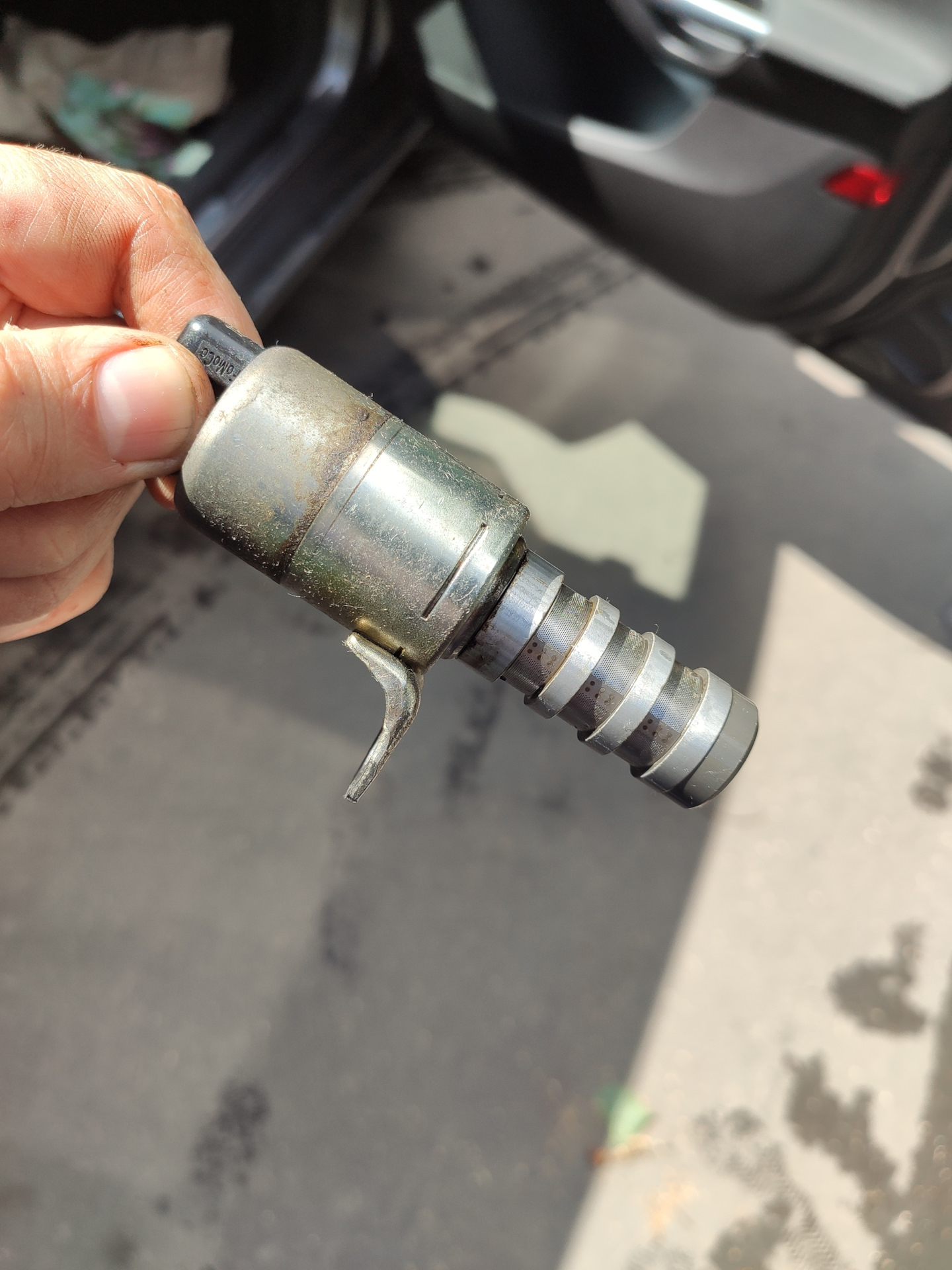 Замена электромагнитного клапана положения (фаз) распредвала (p0010) и ...