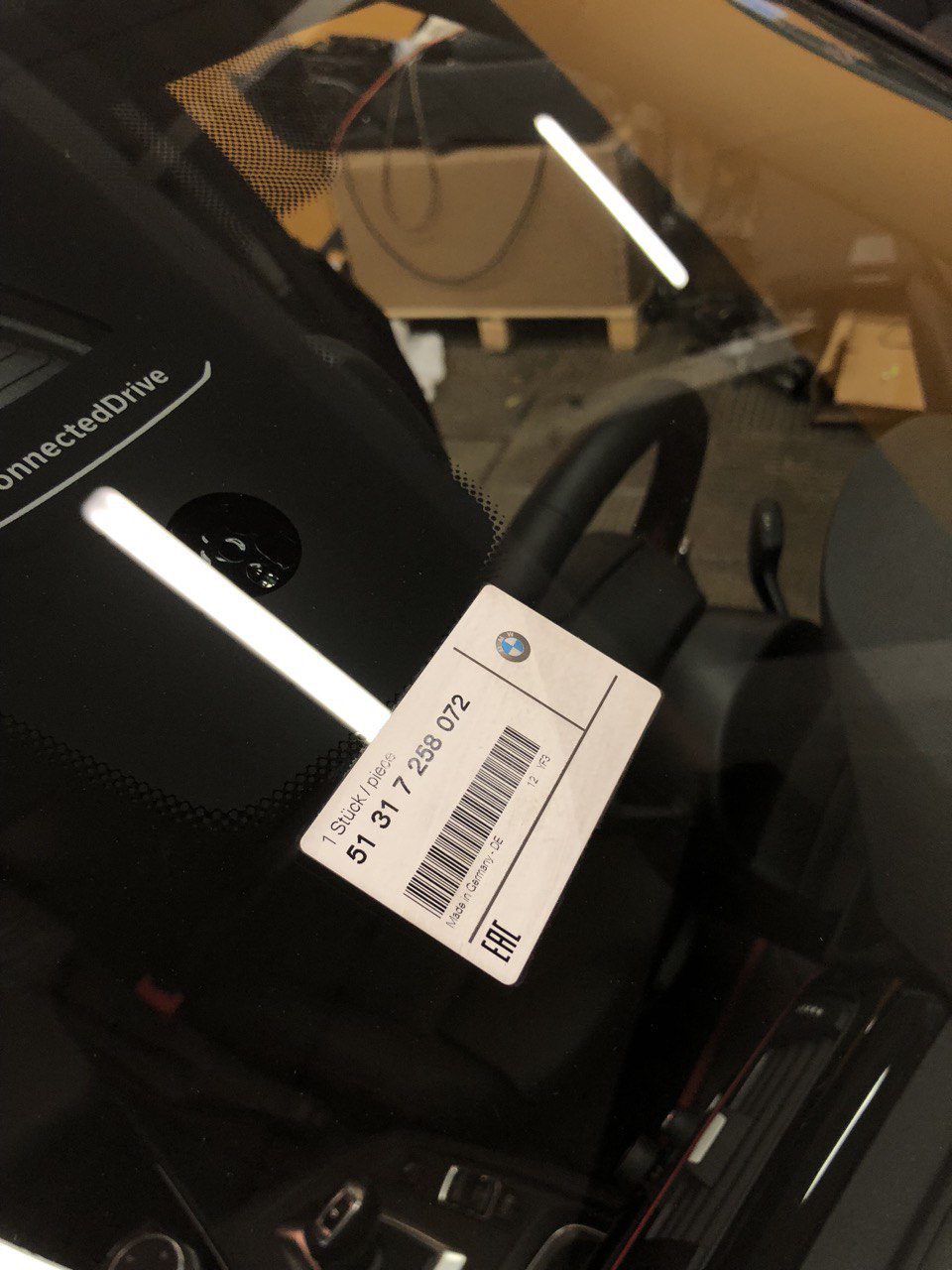 51317258072 Лоб.ст. зелен.датч.инт.дождя/вирт.дисп. BMW | Запчасти на ...