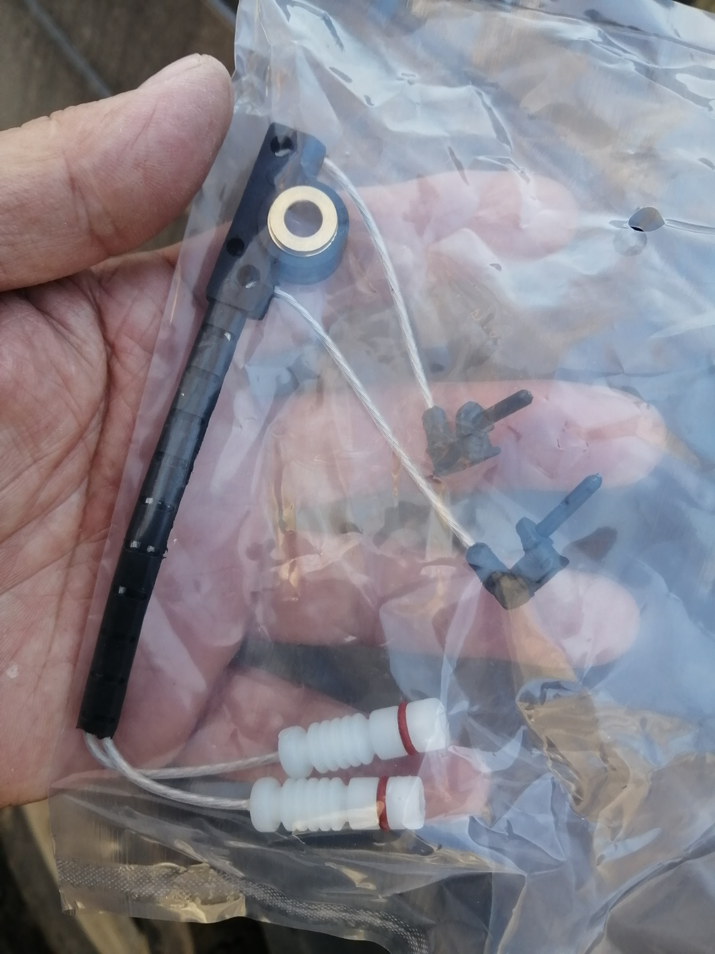 Датчики износа тормозных колодок — Mercedes-Benz G-Class (W463 1G), 3 л ...