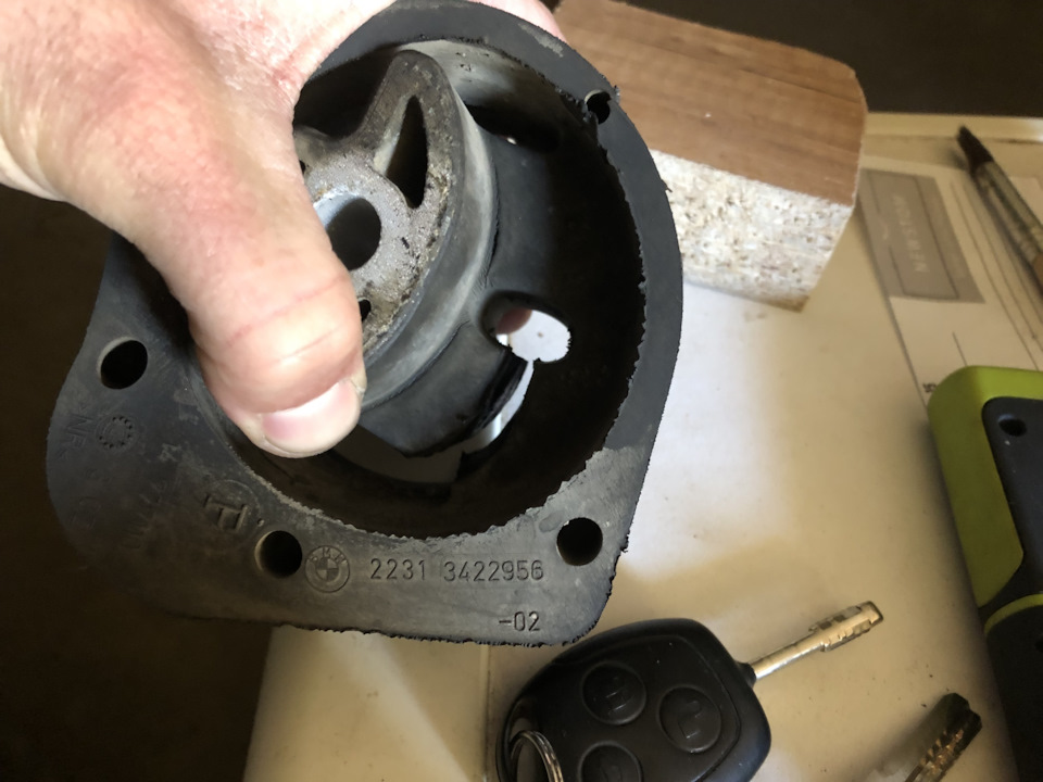 Демпферный шкиф — BMW X3 (E83), 3 л, 2007 года | поломка | DRIVE2