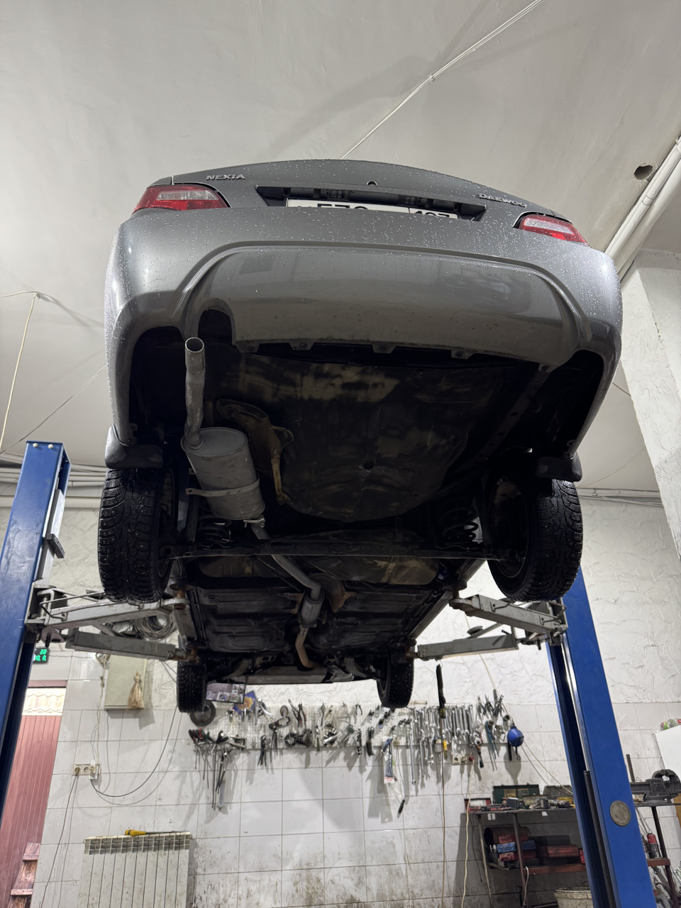Состояние днища и резонатор+глушитель на месте — Daewoo Nexia (N150), 1 ...
