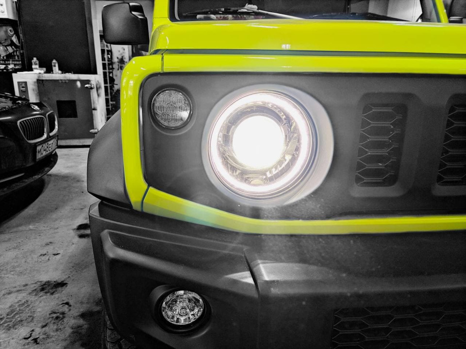 Suzuki Jimny Gen4, установка Bi-Led линз Diliht Triled + индивидуальные ...
