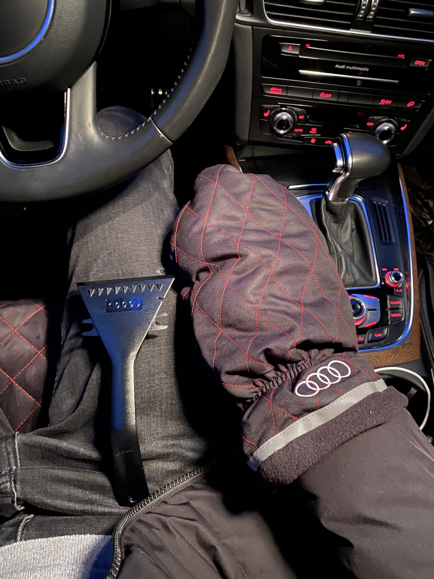 20. Зимние дворники Alca и оригинальная-скребок audi — Audi Q5 (1G), 2 ...