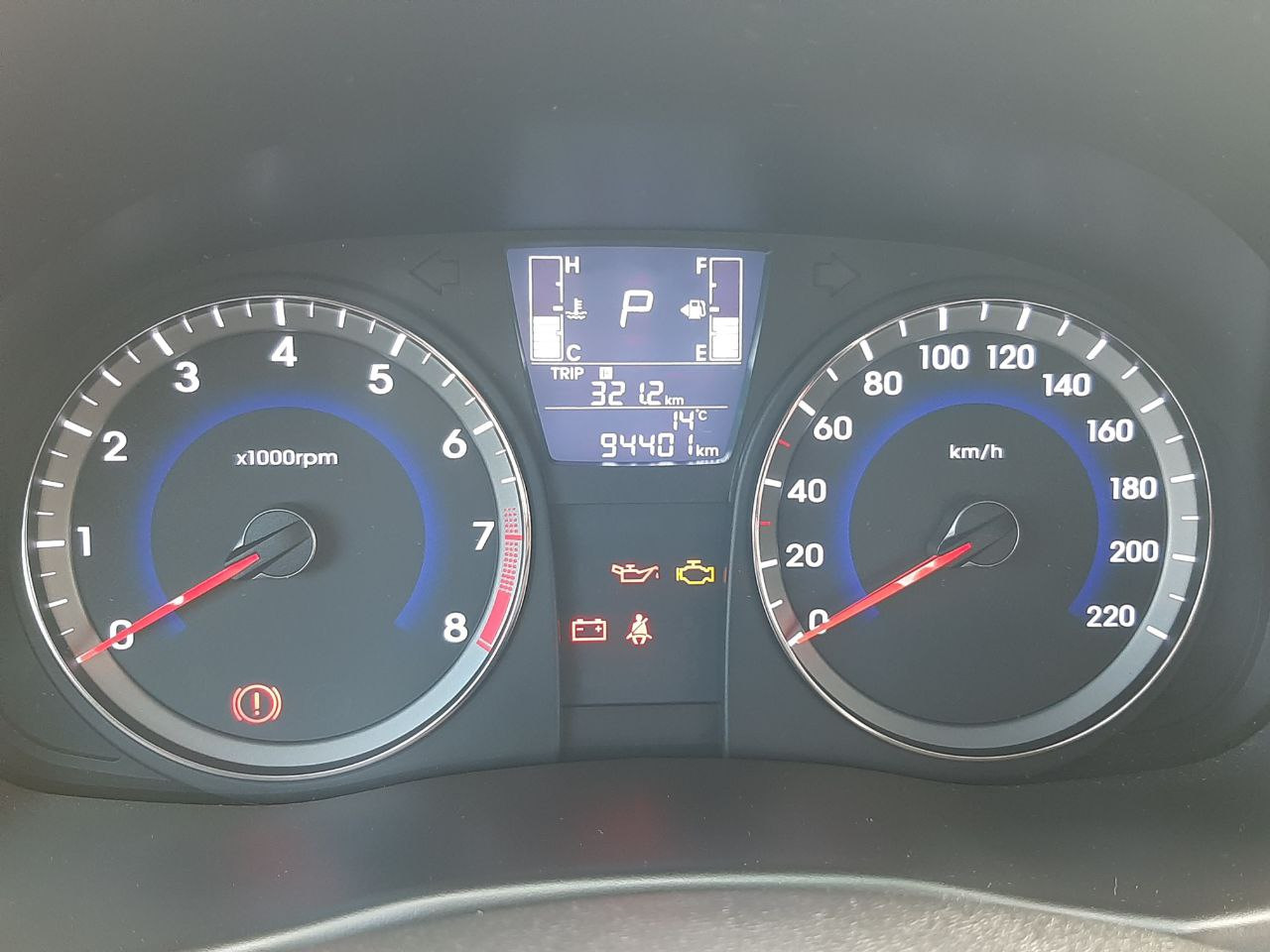 Замена: рулевые наконечники, жидкость ГУР — Hyundai Solaris, 1,4 л ...
