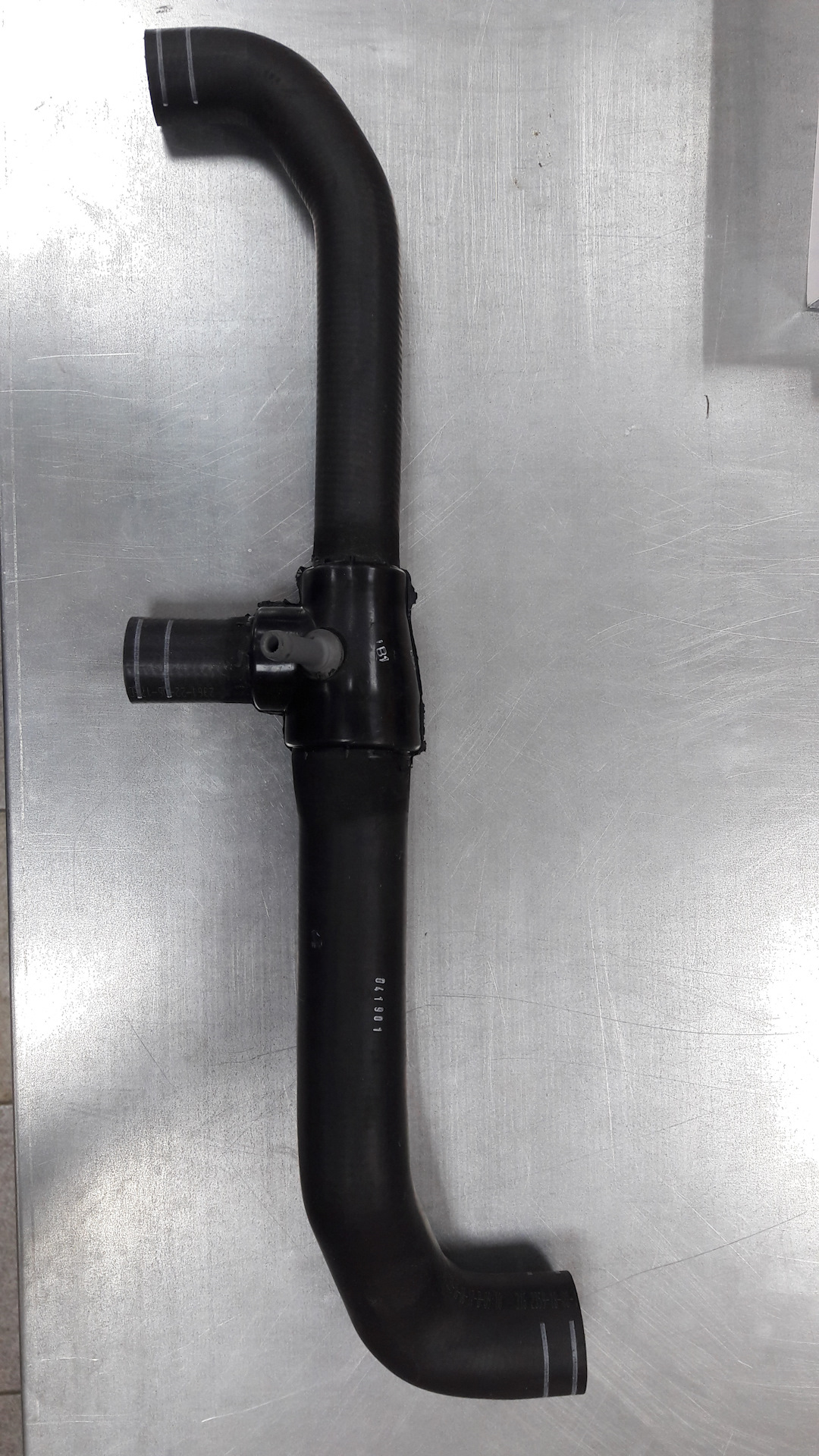 Замена шланга охлаждения VAG, прокладки клапаных крышек. — Audi A8 (D2 ...