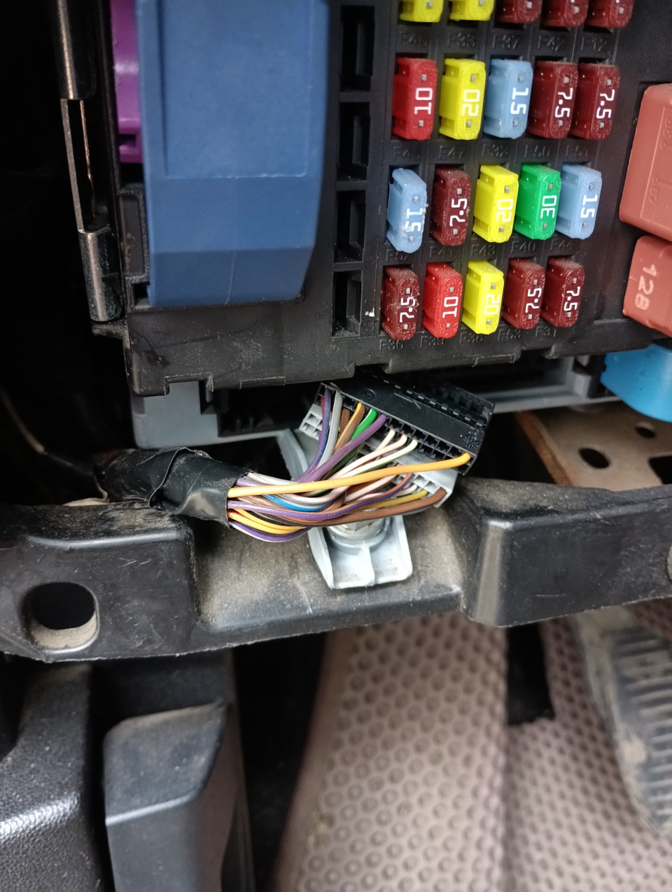 Подсветка луж.Схема.("puddle lights") — FIAT Linea, 1,4 л, 2010 года ...