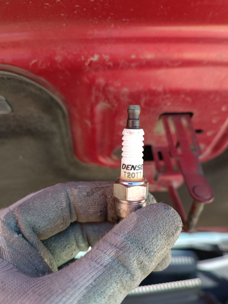 Свечи, регламентная замена. — Ford C-Max I, 1,8 л, 2008 года | плановое ...