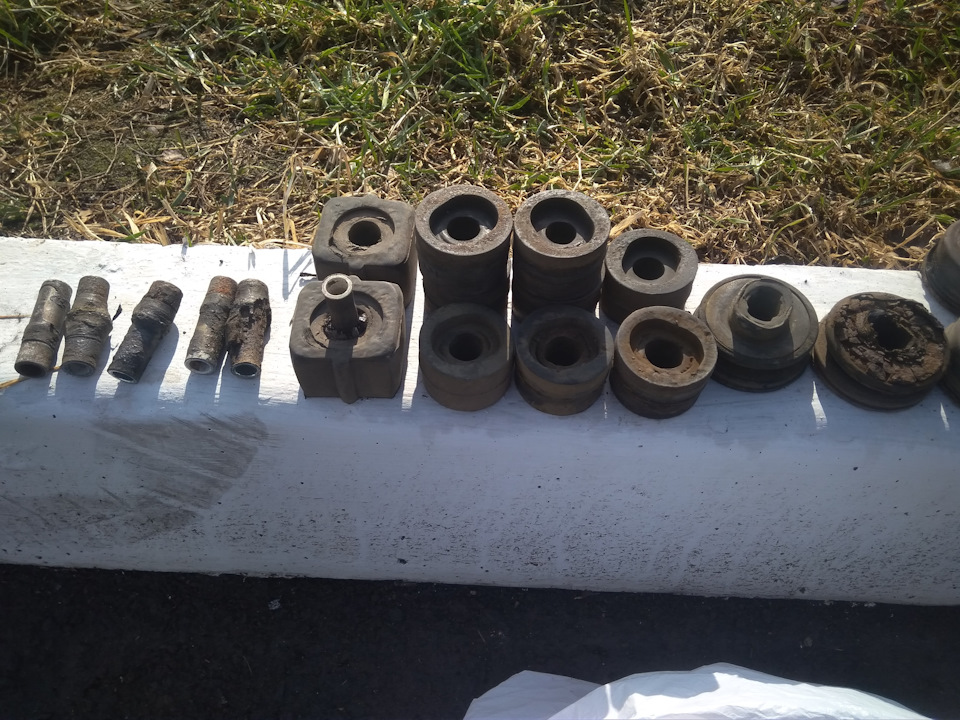 Подушки кузов рама. — Mitsubishi Pajero Sport (1G), 3 л, 2005 года ...