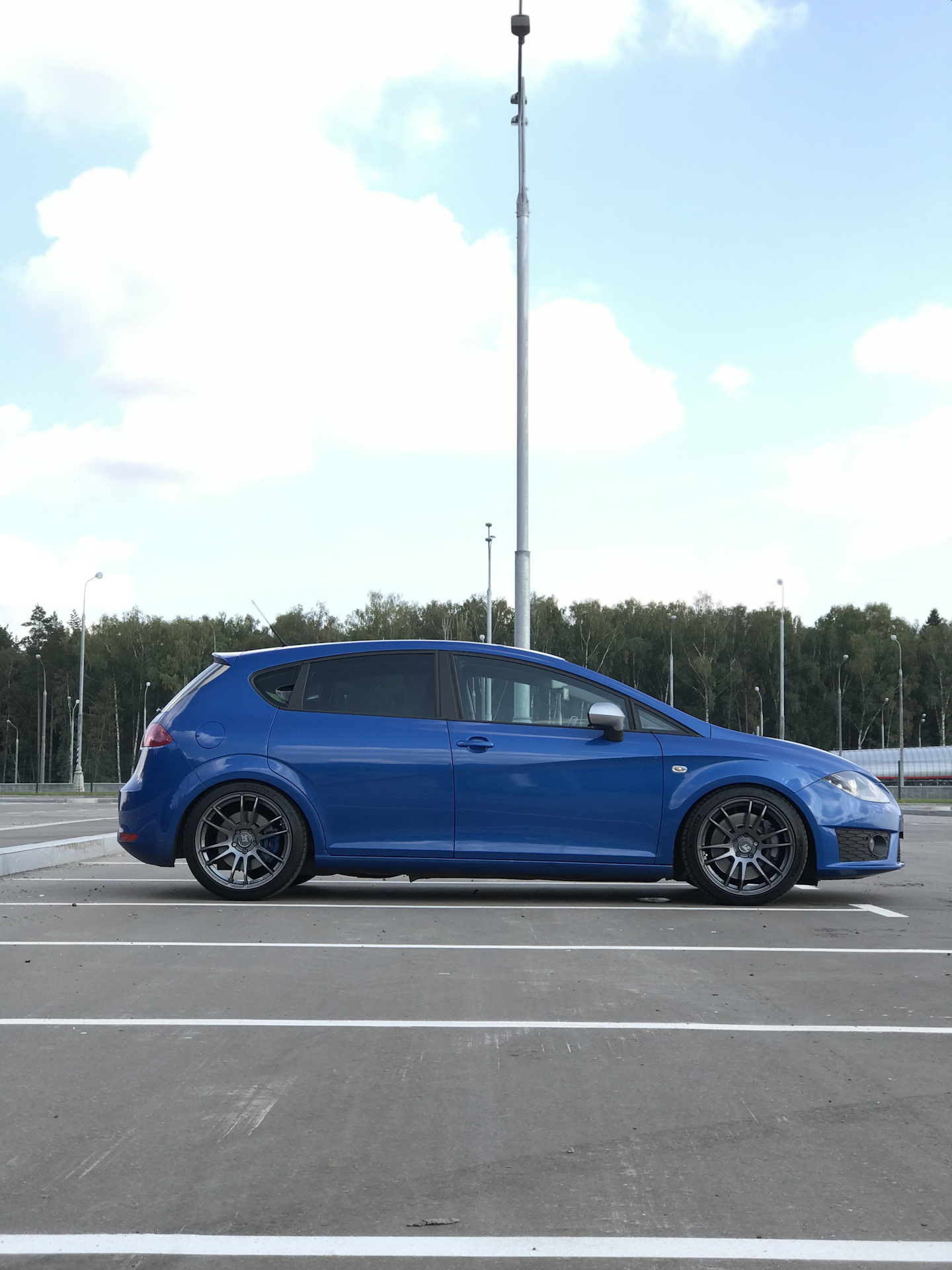 8. В первый раз на выборах. — SEAT Leon FR (Mk2), 2 л, 2012 года ...