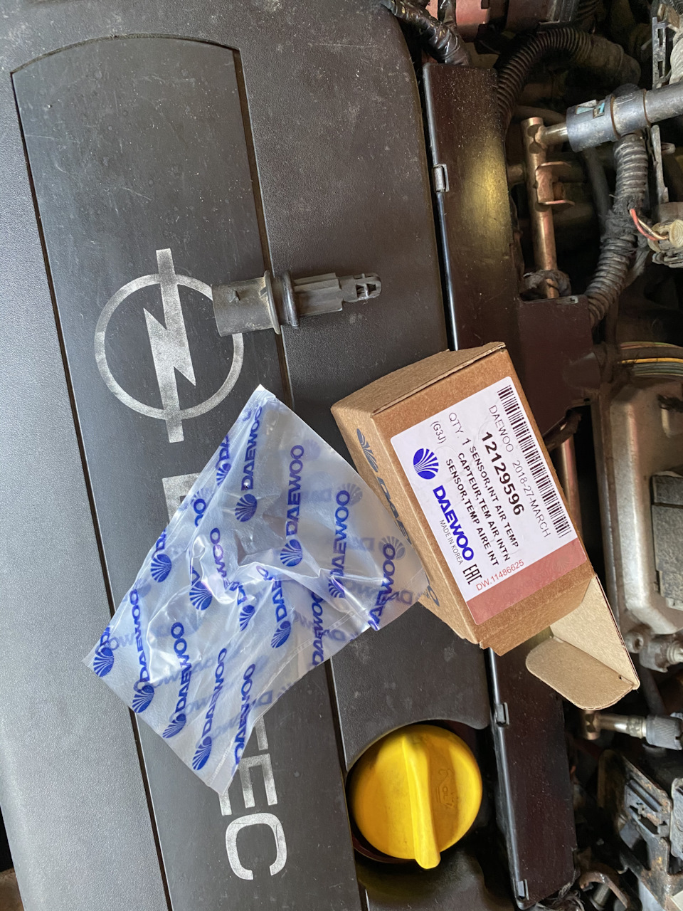 Замена датчика температуры впускного коллектора — Opel Astra H TwinTop ...