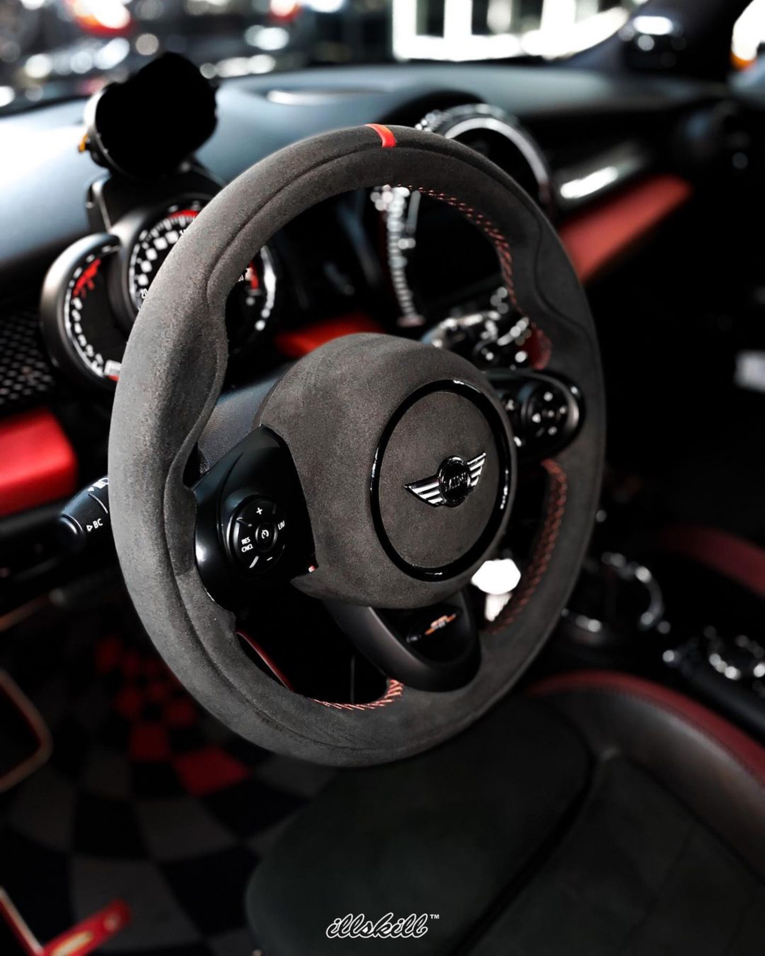 Тру владельцы Mini не ездят на стандартных авто — они их дорабатывают ️‍🔥 — ILLSKILL на DRIVE2