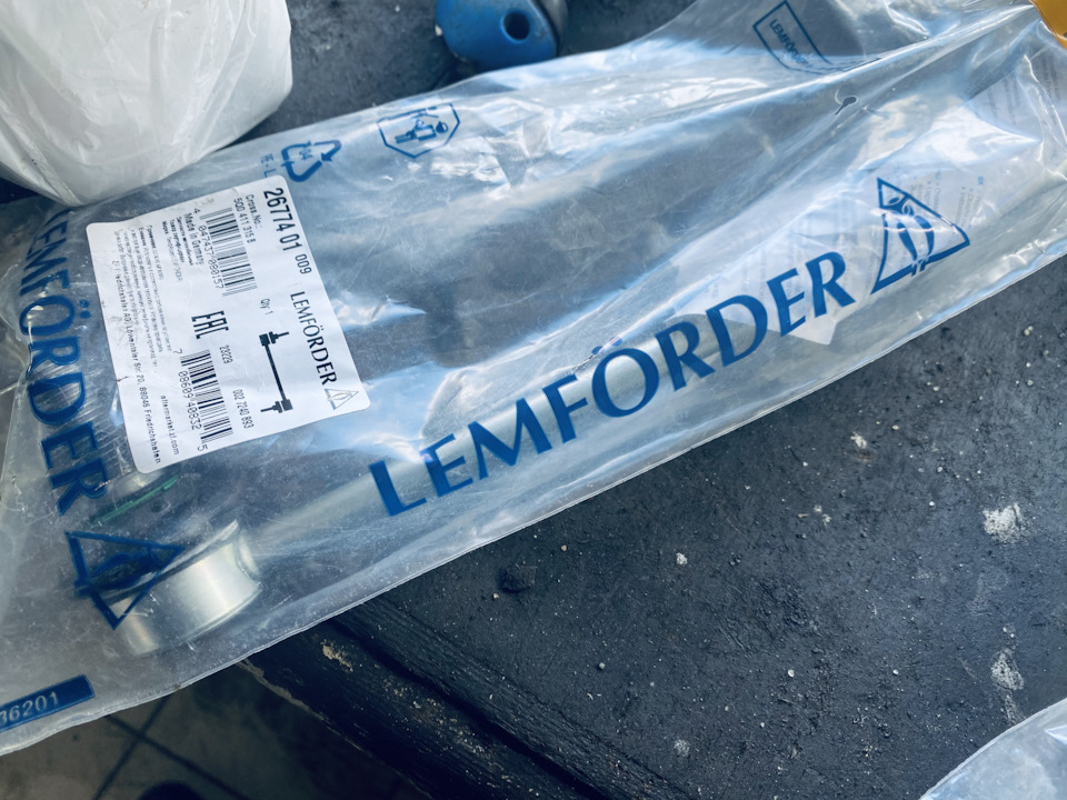 2677401 Тяга (стойка) стабилизатора LEMFORDER | Запчасти на DRIVE2