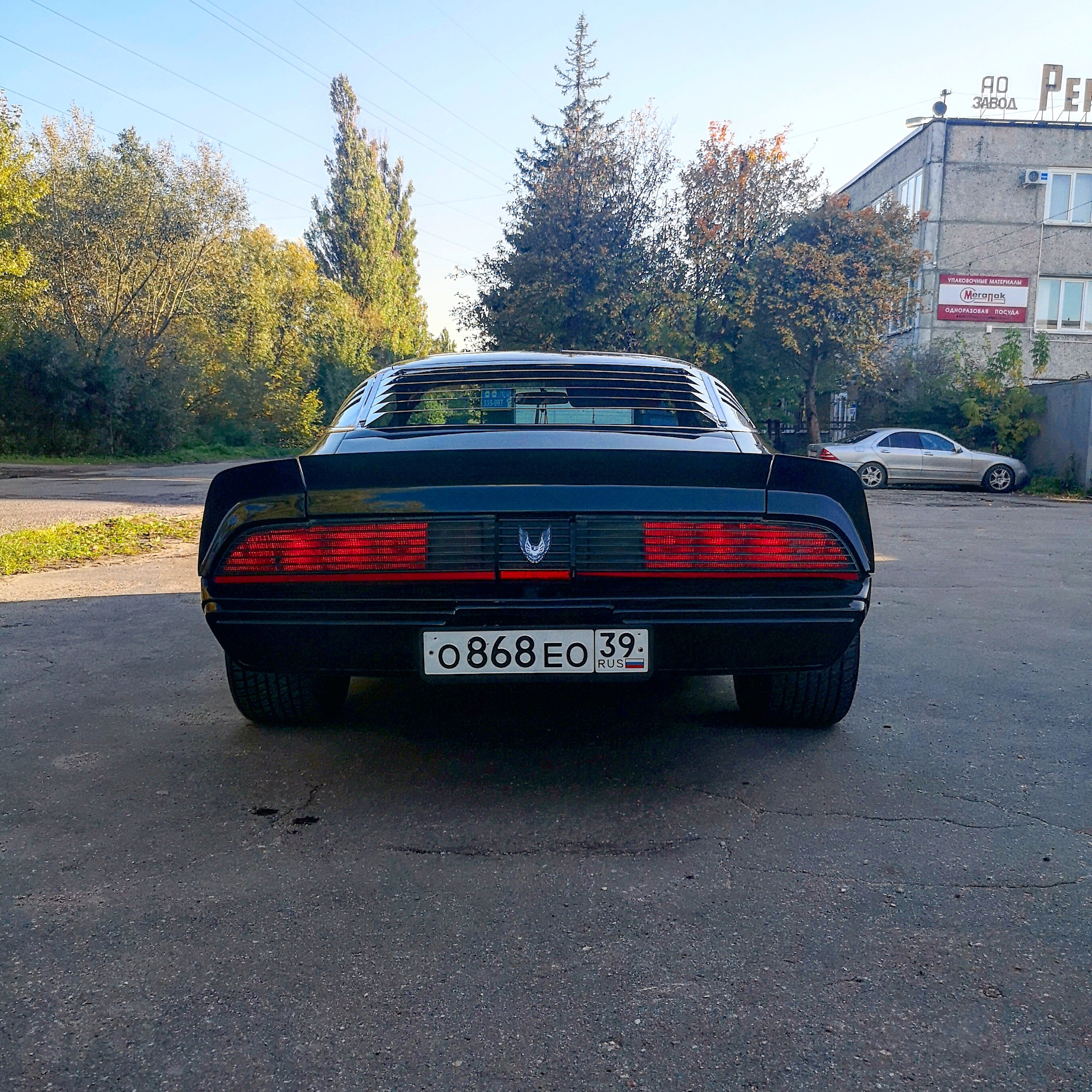 Фаерберд немного поучаствовал в съёмках — Pontiac Firebird (2G), 6,6 л ...